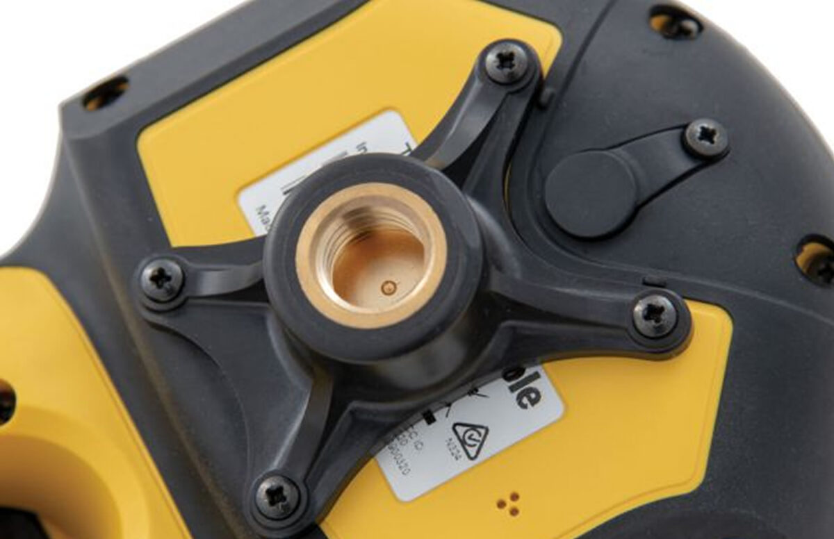 Trimble představil nový ruční GNSS přijímač TDC150 - Zeměměřič