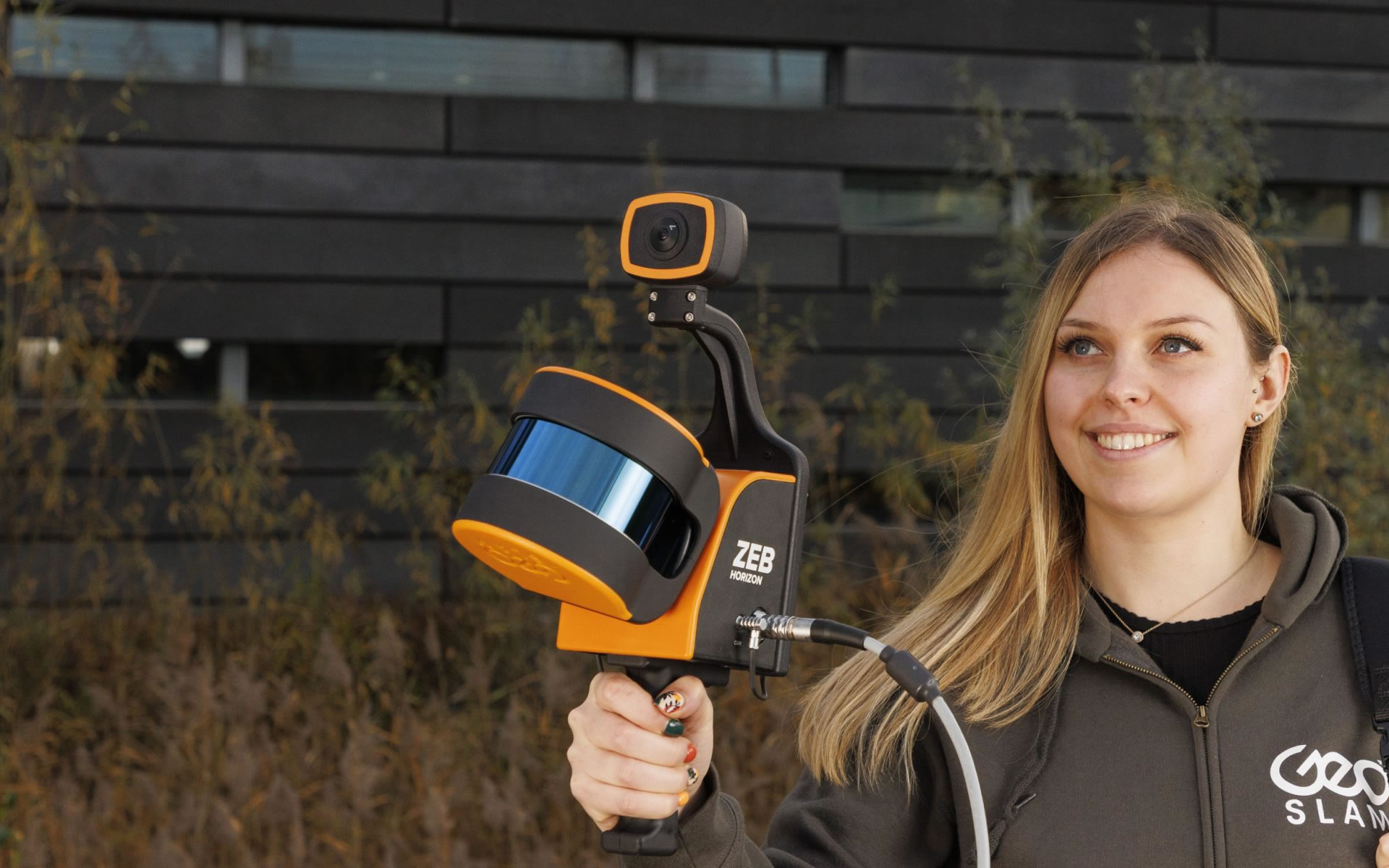 Pro obarvení mračna bodů má skener ZEB Horizon od Geoslamu nové rozšíření, které se jmenuje ...