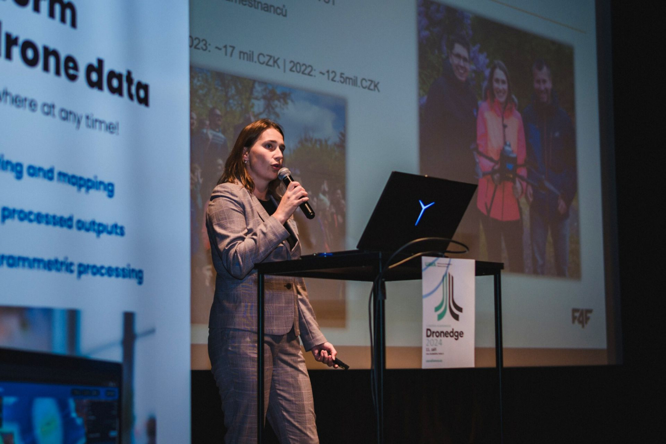 Podrobný program Dronedge 2025, konference o bezpilotním létání - Zeměměřič